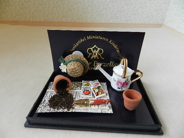 Reutter Porcelain and Furniture – In Miniatures